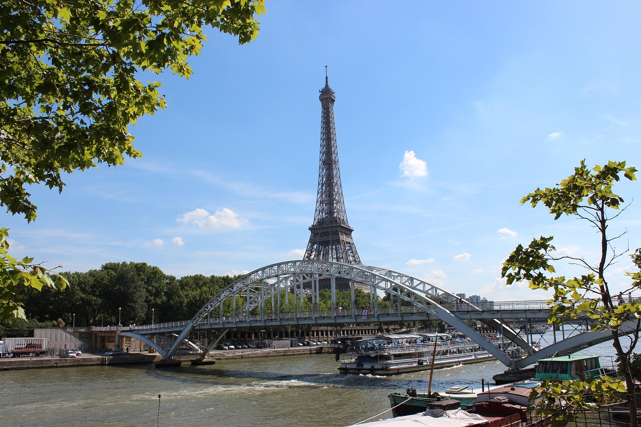 Magical Paris: Discover Must-See Sights and Experience the City with ...